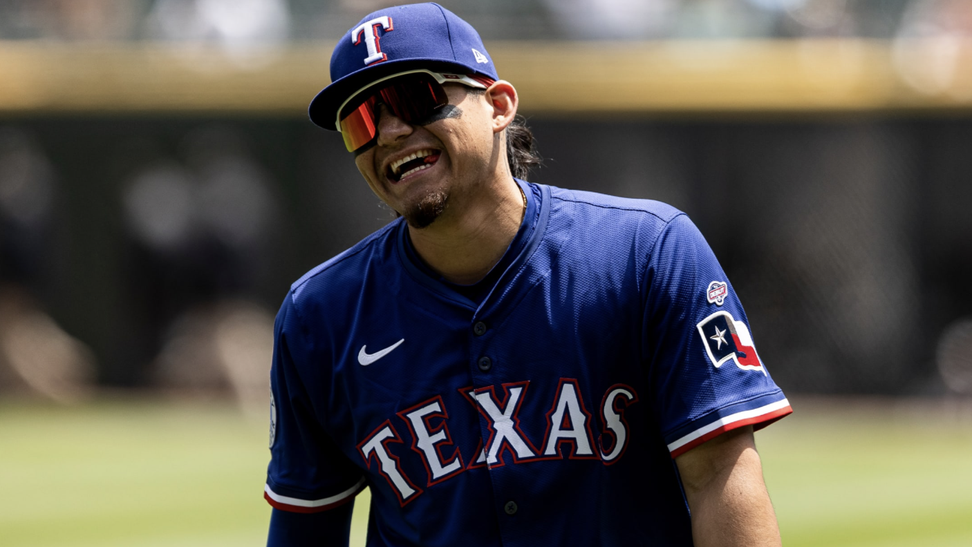 Osuna time. – Rangers Rounding 3rd